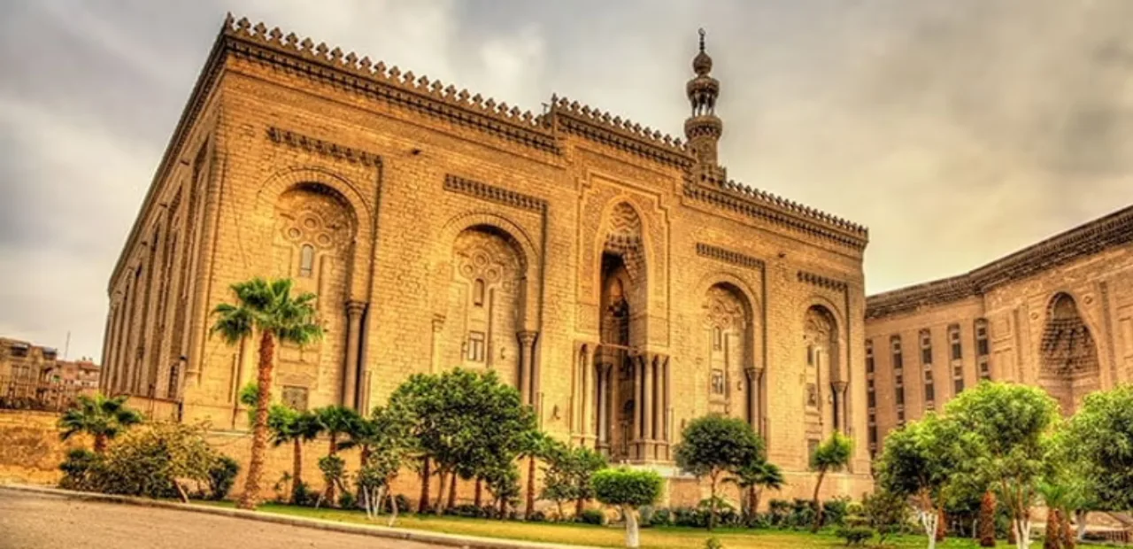 Al-Rifa'i Mosque|Neo-Mamluk architecture, royal mausoleum.